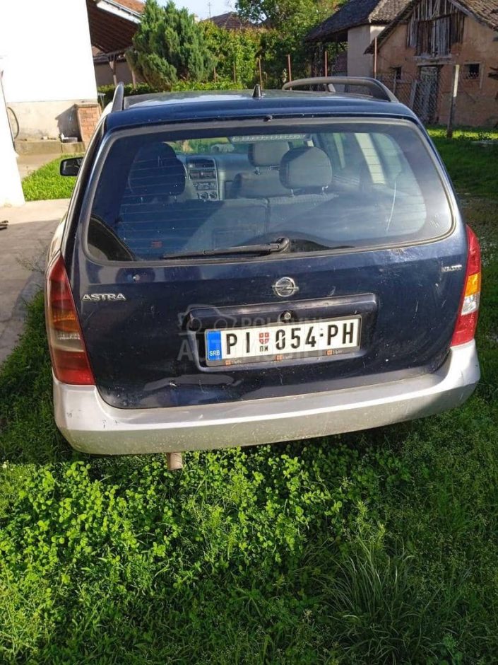 Opel Astra G 2002. godište