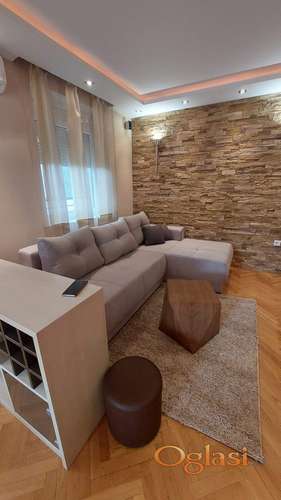 GRBAVICA,NANESTEN TROSOBON DUPLEX SA GARAZOM