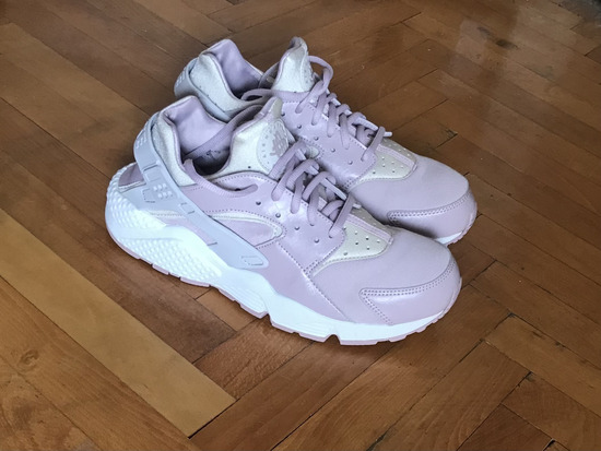 Nike huarache ‘particle rose’