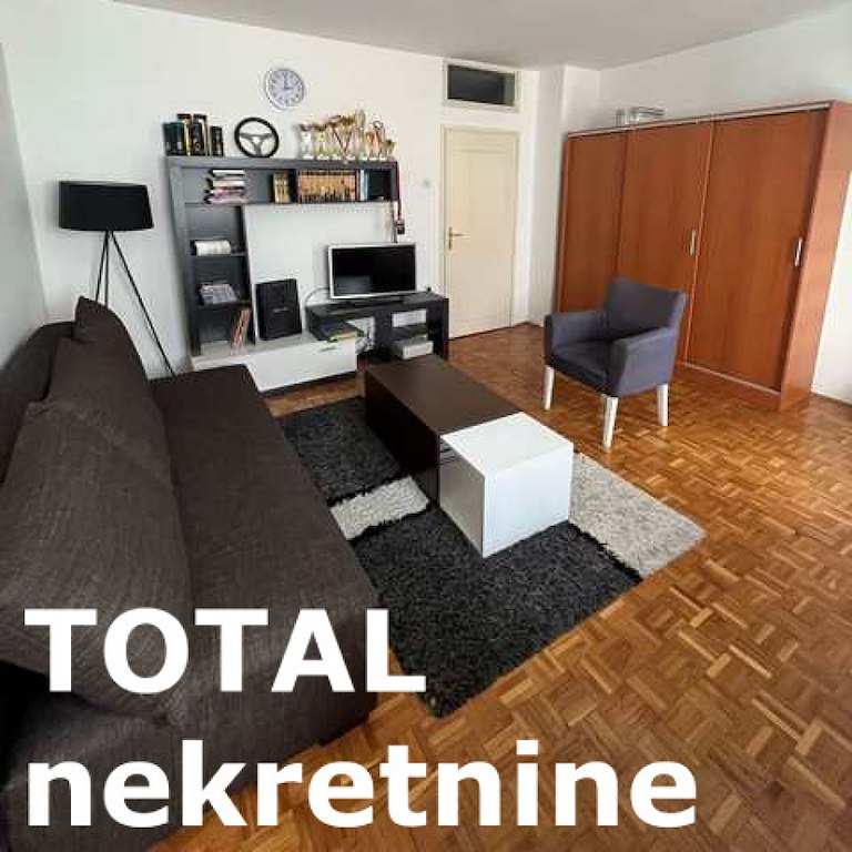 NOVI SAD - BULEVAR - 32. 00 m2