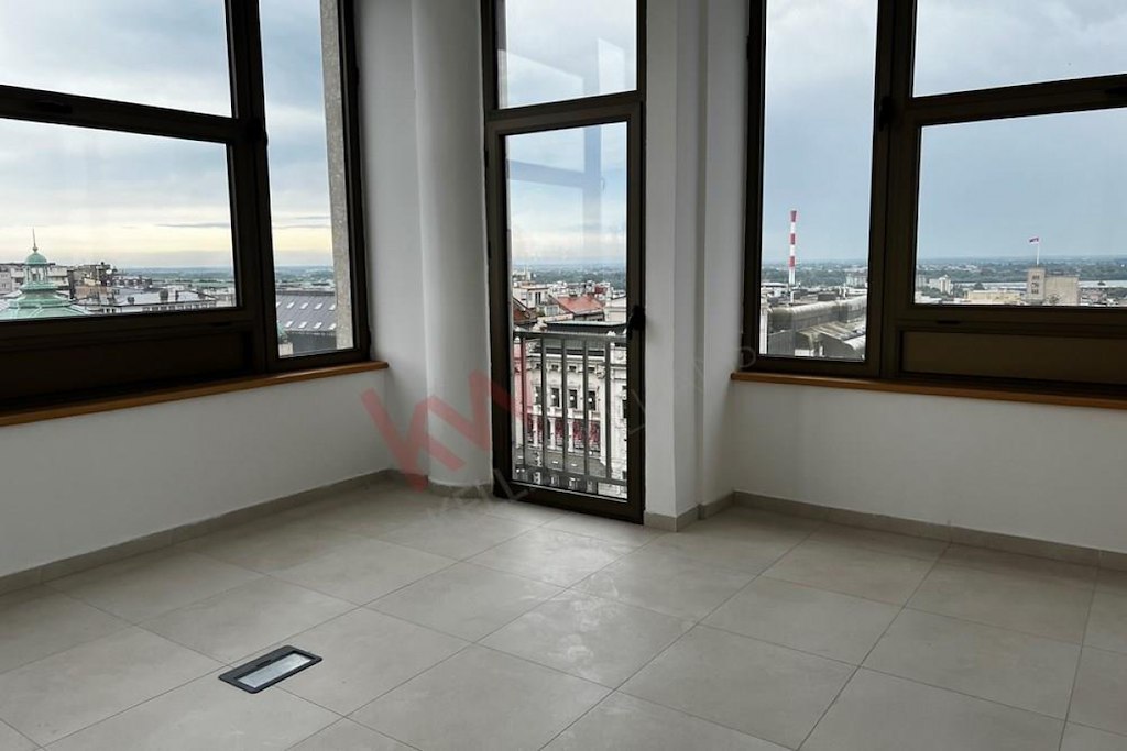 Strogi centar, Trg Republike, renoviran poslovni prostor sa izuzetnim pogledom, 170m2