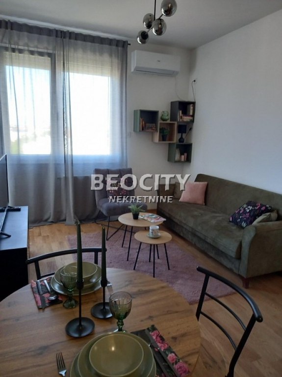 Novi Sad, Liman 4, Sime Matavulja , 1. 5, 35m2, 500EUR