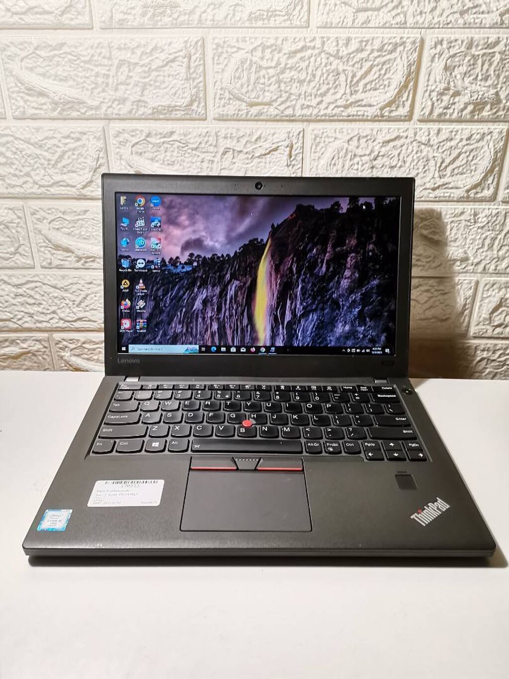 Lenovo ThinkPad X270 je potpuno ispravan i odlično očuvan laptop