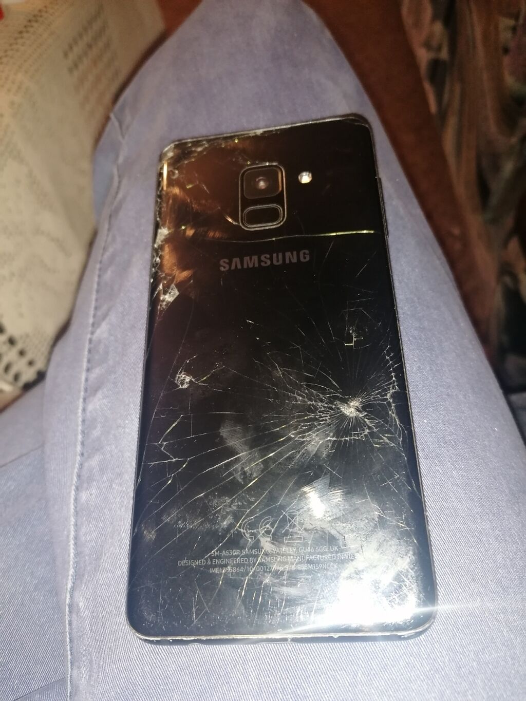 Samsung Galaxy A8, bоја - Crna, Broken phone, Dual SIM