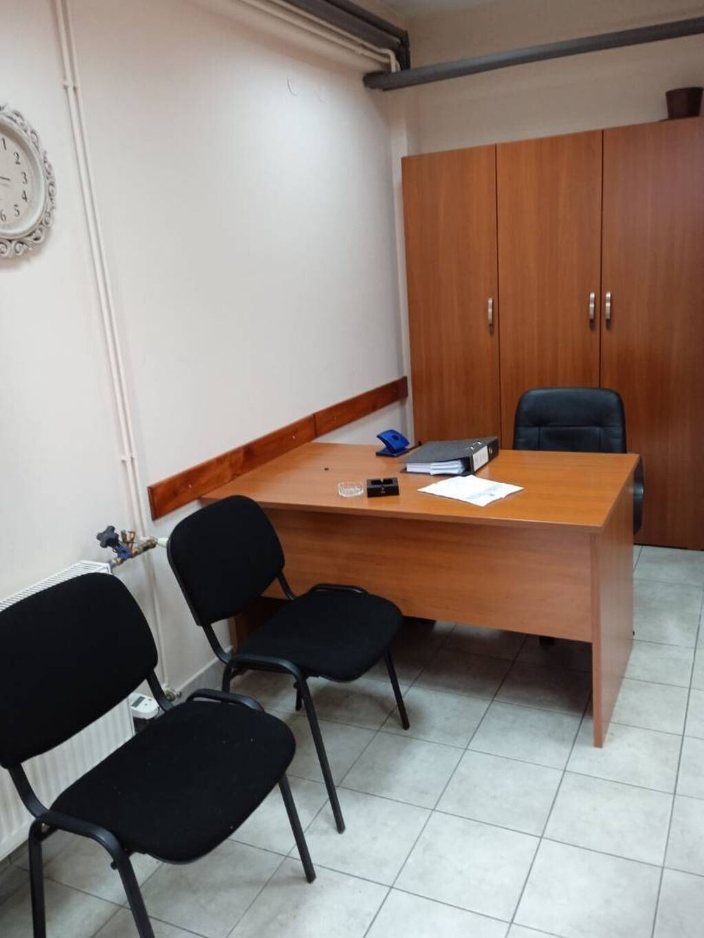 Izdajem namešten kancelarijski prostor u Kragujevcu, ul. Miloja