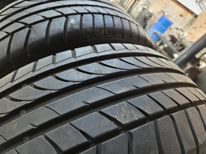 235/45 R17 DUNLOP