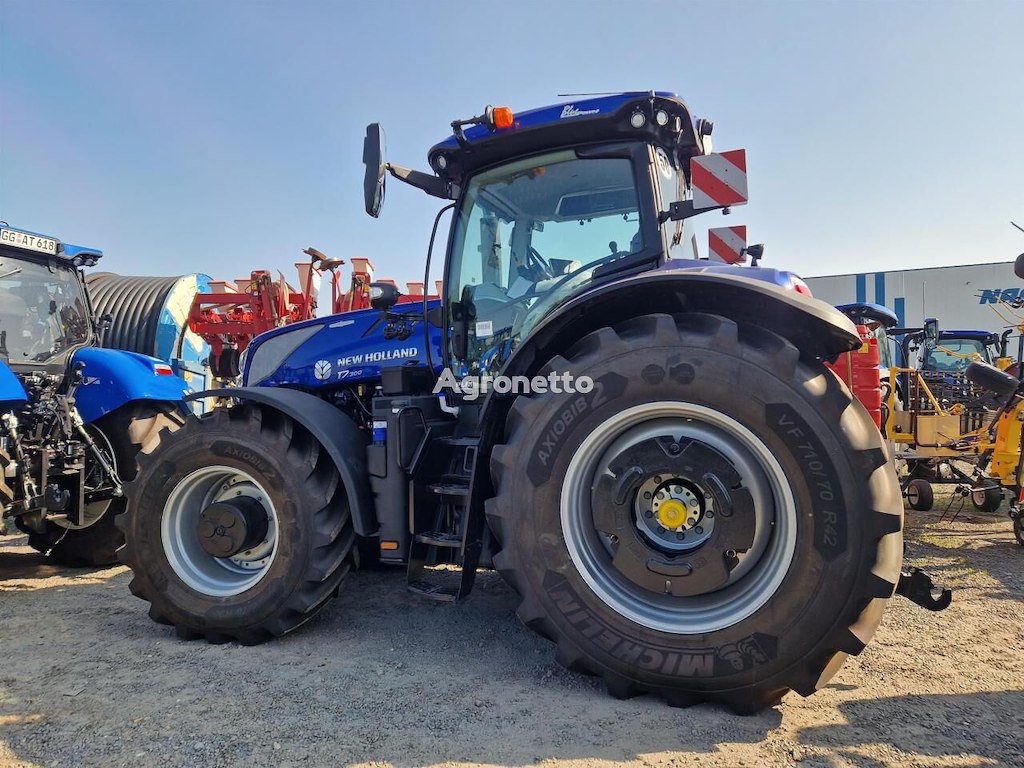 Novi T 7.300 AC traktor točkaš