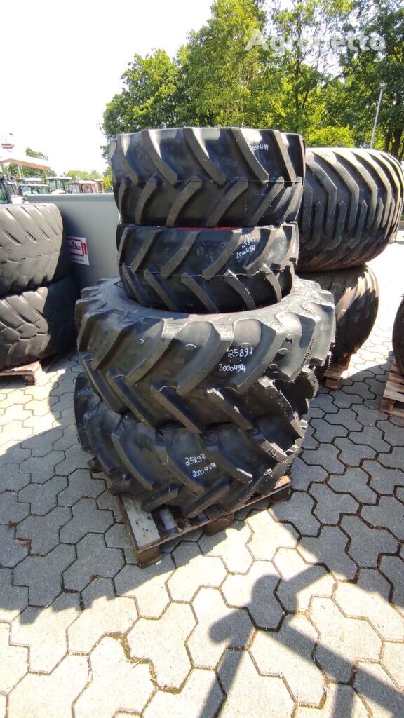 Novi BKT 2x 320/65R16 + 2x 420/70R24 točak