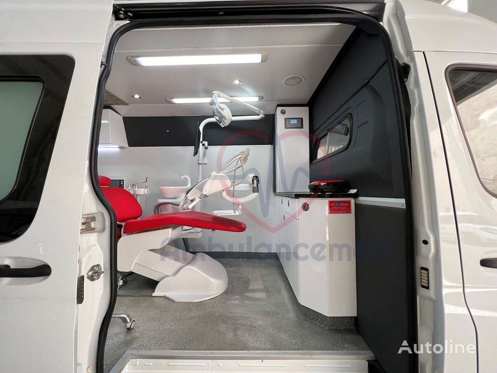 Novo Mercedes-Benz Sprinter Dental Clinic vozilo hitne pomoći