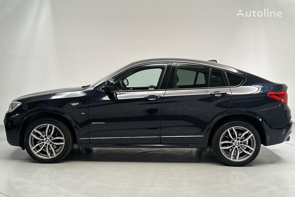 Prodaje se BMW X4 sedan na aukciji