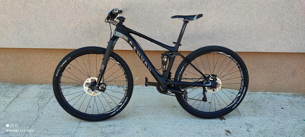 Canyon LUX CF 9.9 Race