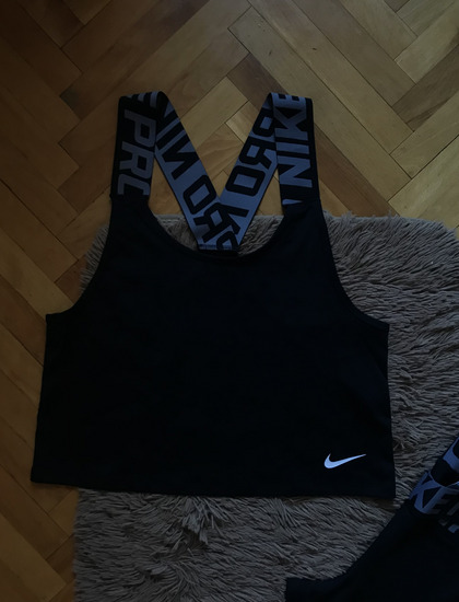 Nike pro