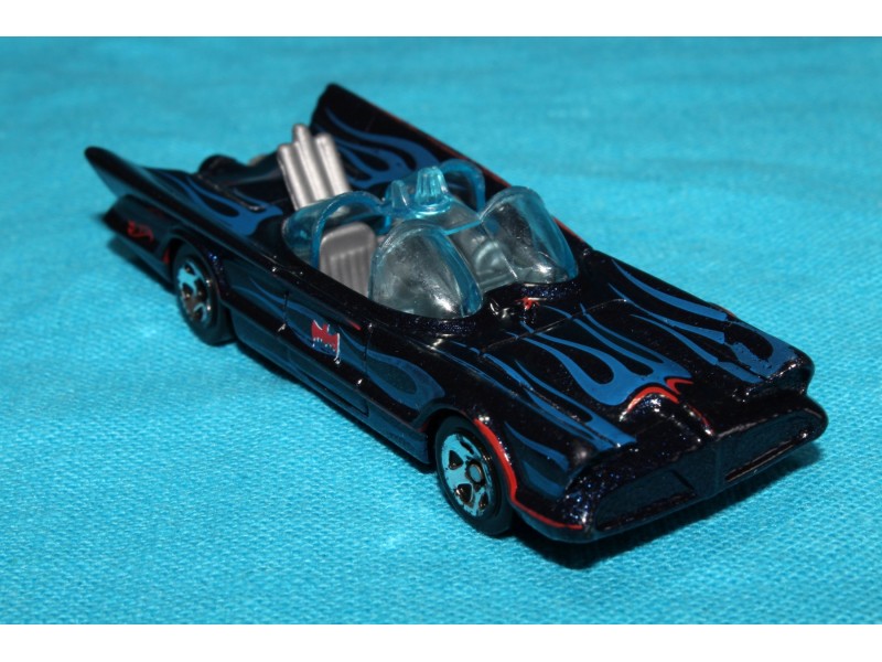 MATTEL HOT WHEELS BATMOBILE AUTOMOBIL