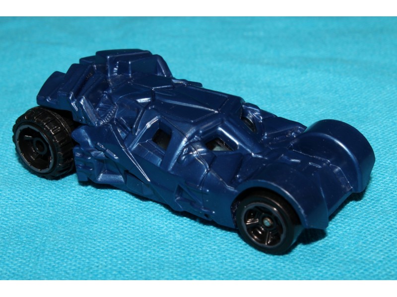 MATTEL HOT WHEELS DARK KNIGHT BATMOBILE AUTO