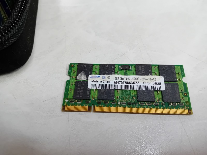 2gb ddr2 za laptop samsung 667mhz ispravna