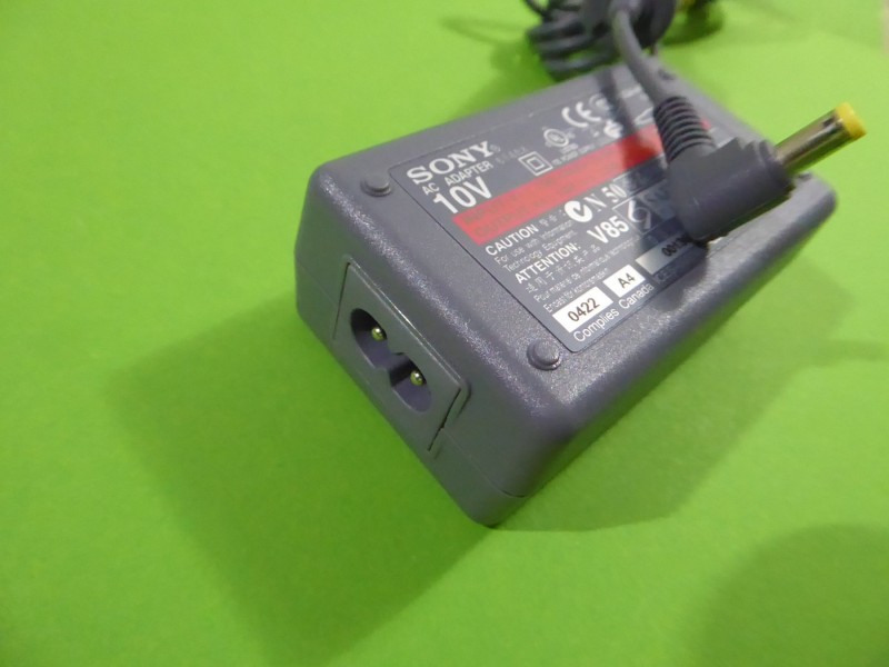 SONY strujni adapter 10V / 1.5A (PCGA-AC10V)