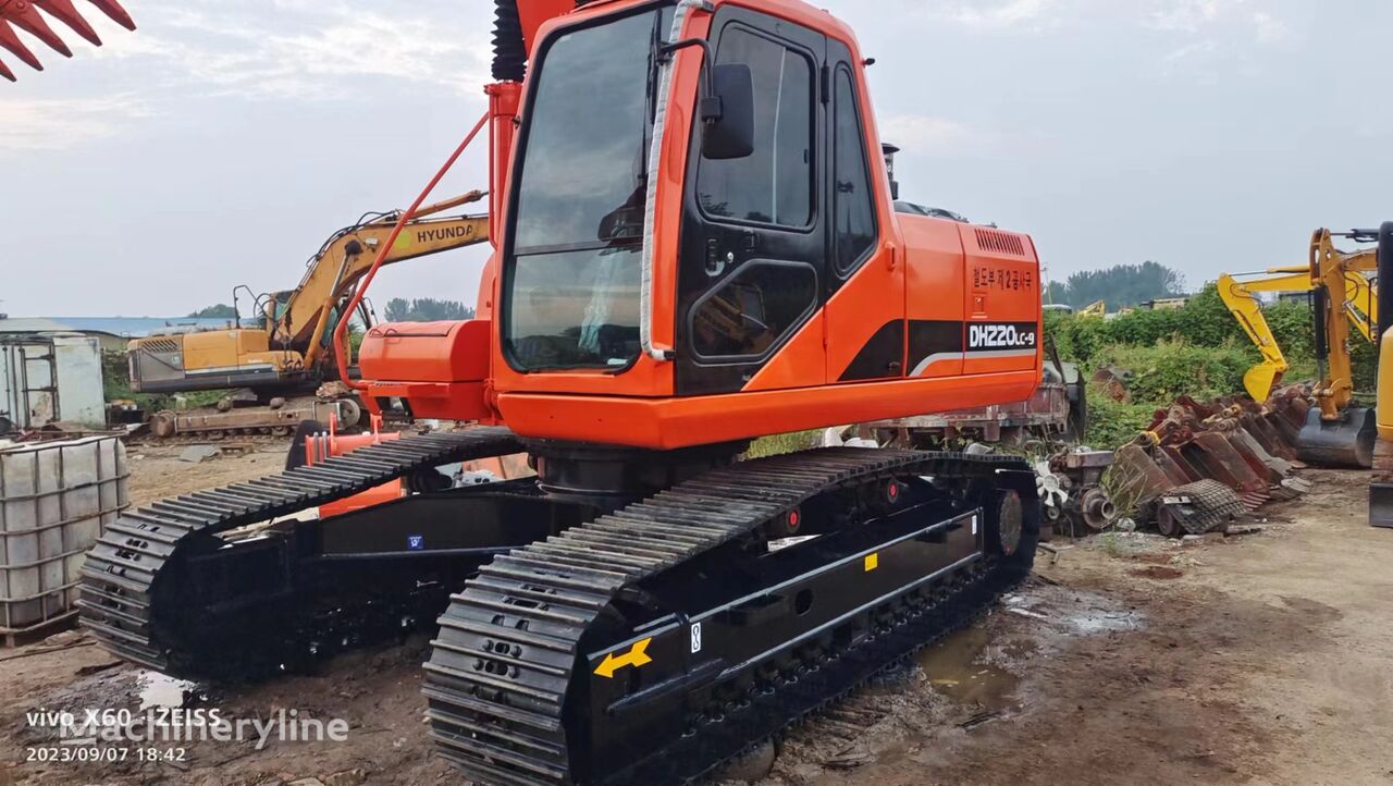 Doosan DH220-9 bager guseničar