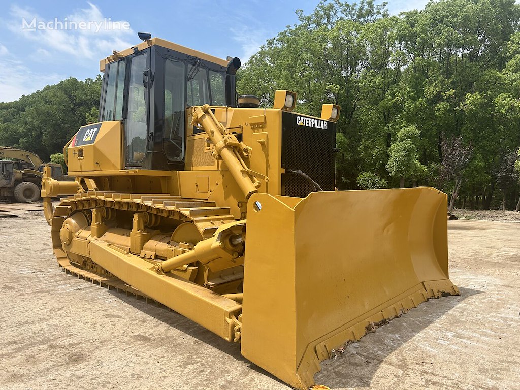 Caterpillar D7G2 buldožer