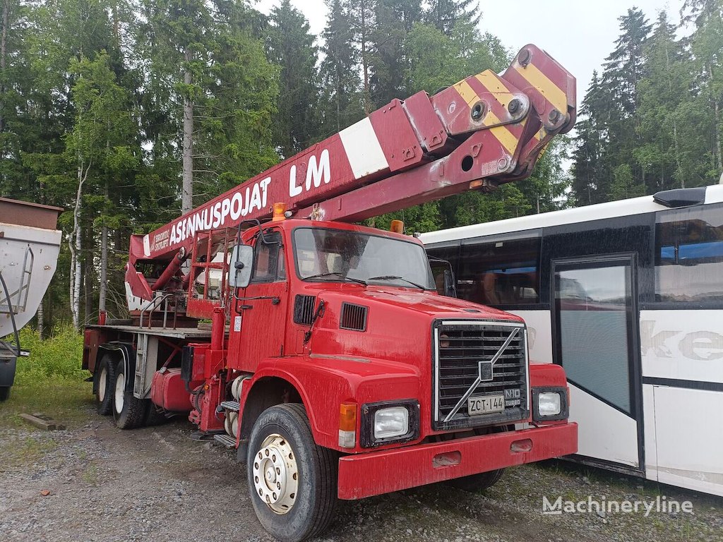 Volvo N10 auto dizalica s korpom