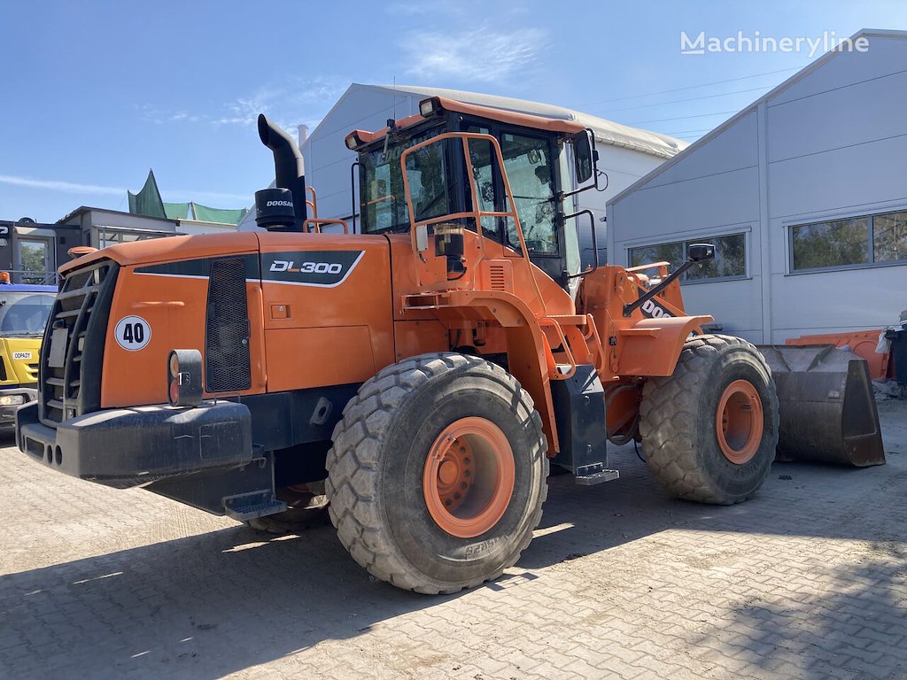 Doosan DL300-5 prednji utovarivač