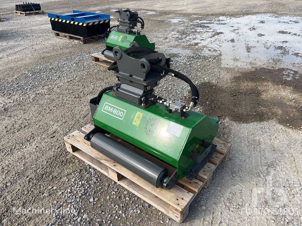 Prodaje se SOLMEK BM800 Mini Excavator Mower Attachment hidraulični čekić na aukciji