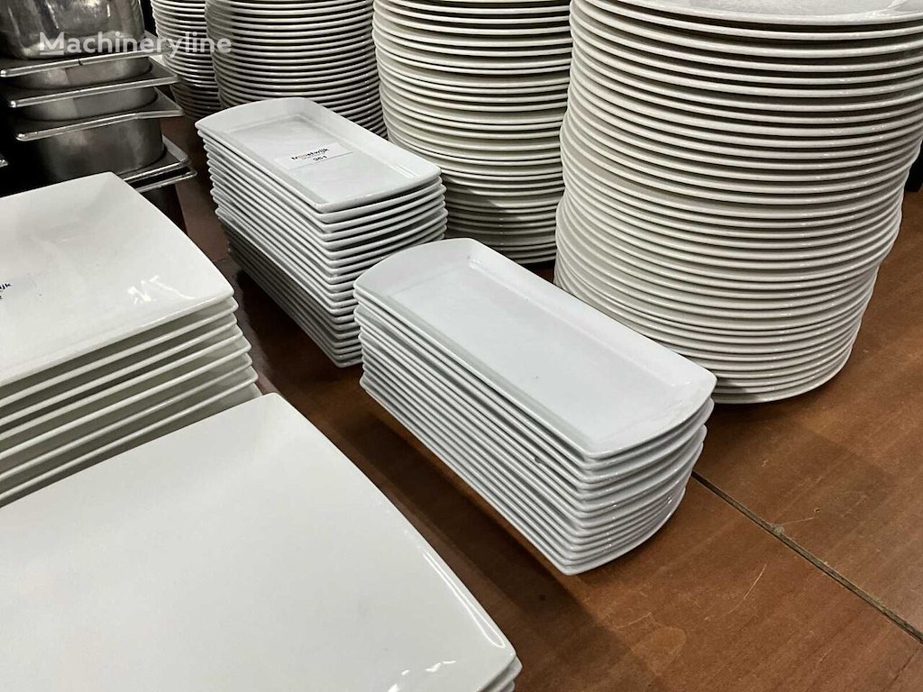 Prodaje se Vega rechthoekige borden (34x) kuhinjski pribor na aukciji