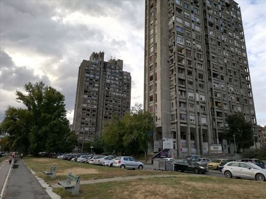 Novi Beograd,Blok 23, odličan trosoban, uknjižen