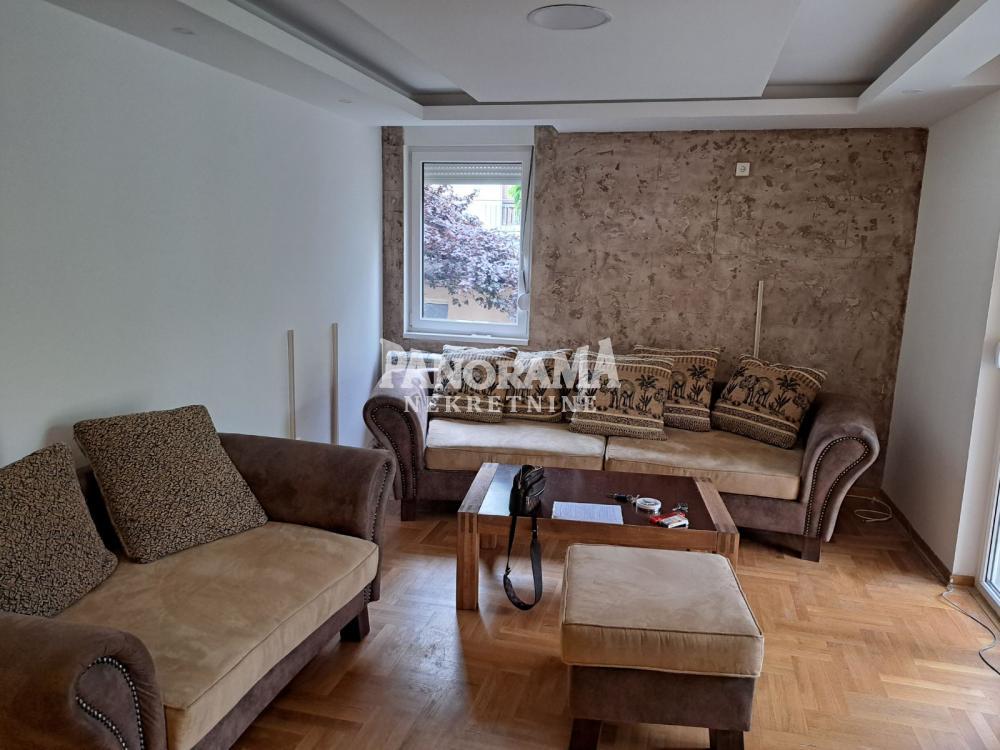 Omladinska, Četvorosoban stan za izdavanje, 97m2, 1.800€