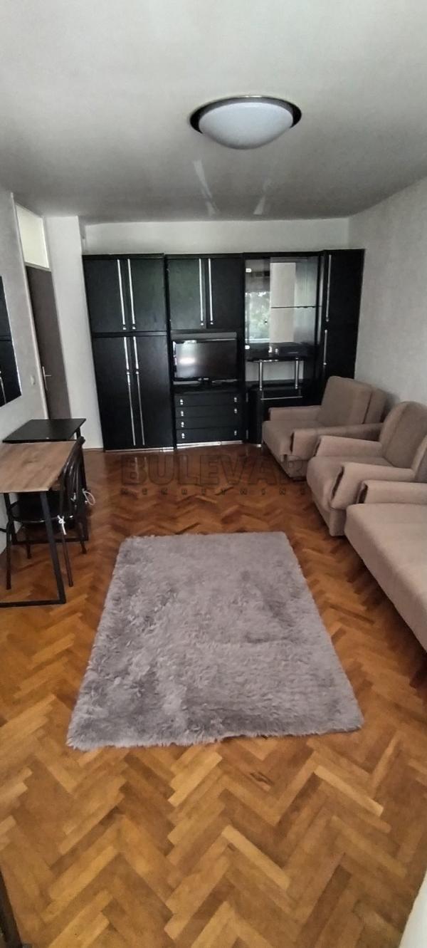 Bulevar Nemanjića, Jednosoban stan za izdavanje, 34m2, 250€