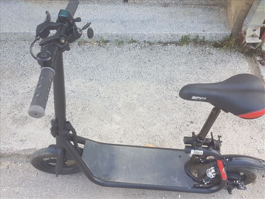 Električni bicikl skuter sa novom jačom baterijom