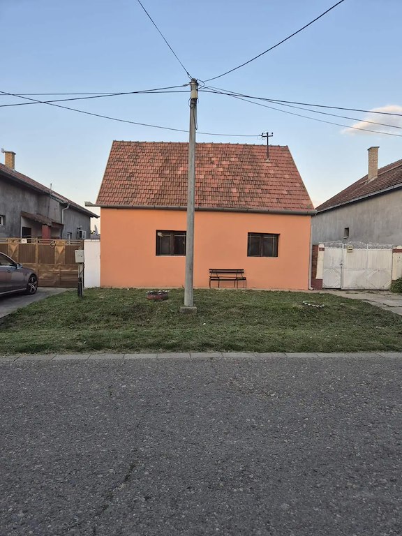 Kuća, Sremski, 5 soban, 100m²