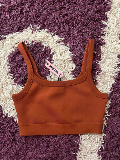 NOVO- crop top sa etiketom