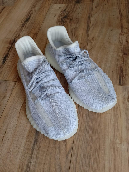 Yeezy Triple White NOVO 43