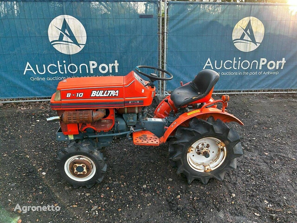 Prodaje se Kubota B1-10 traktor točkaš na aukciji