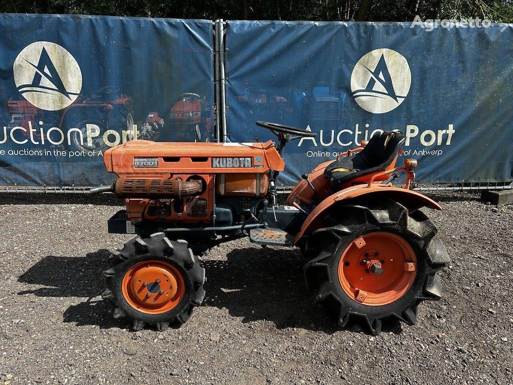 Prodaje se Kubota B7001 traktor točkaš na aukciji