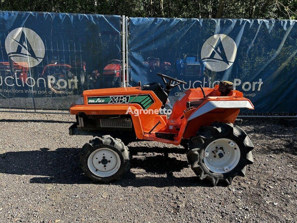 Prodaje se Kubota XB-1 traktor točkaš na aukciji