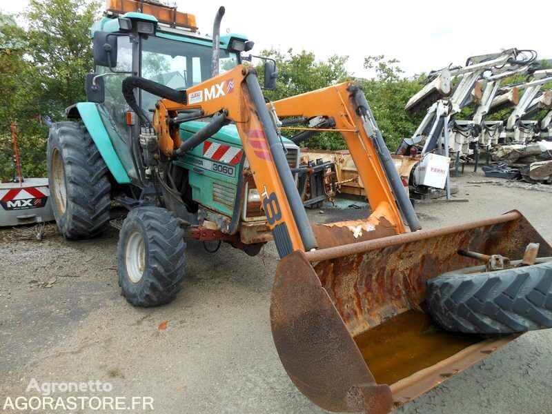 Prodaje se Massey traktor točkaš na aukciji