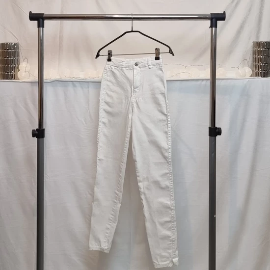 SNIŽENJE Pantalone 34-36/XS-S BERSHKA