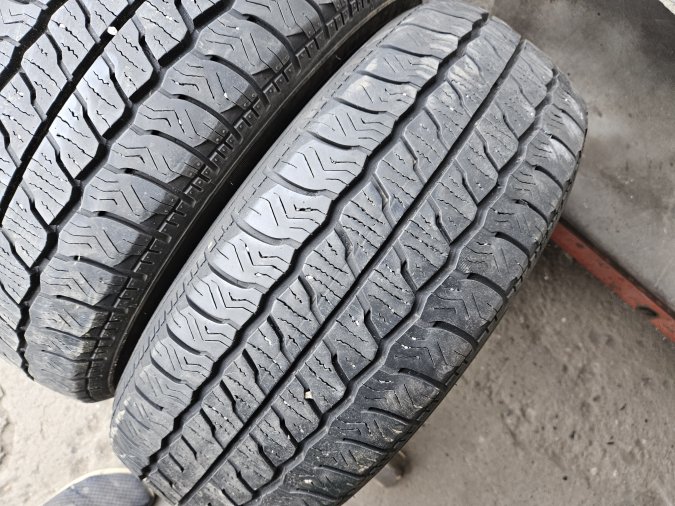 215/65 R16 Nokian