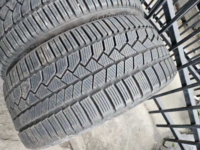 255/35 R21 CONTINENTAL