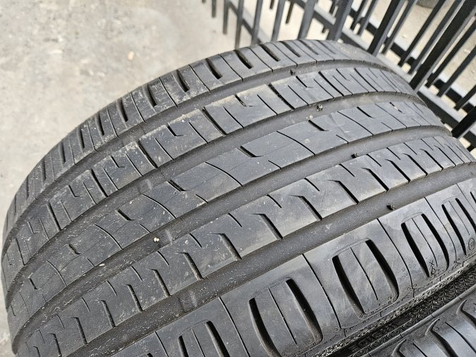 255/35 R18 Barum