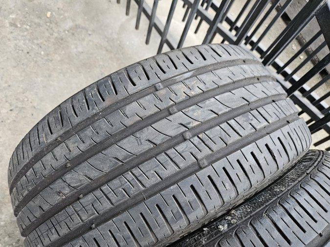 225/40 R18 Barum
