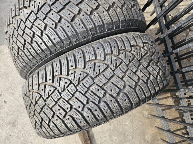 255/55 R18 Continental