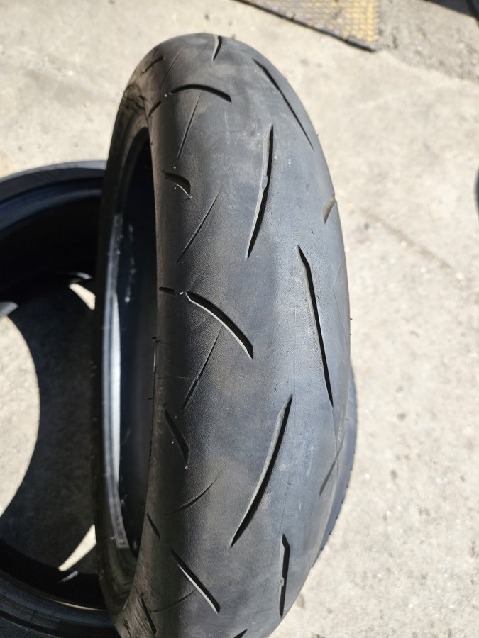 125/70 R17 DUNLOP