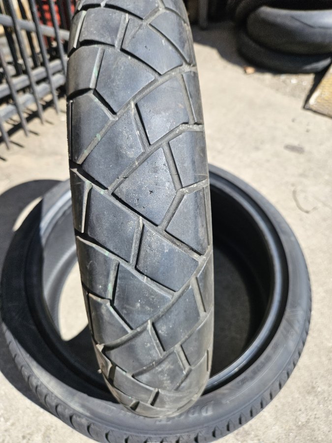 125/80 R19 DUNLOP