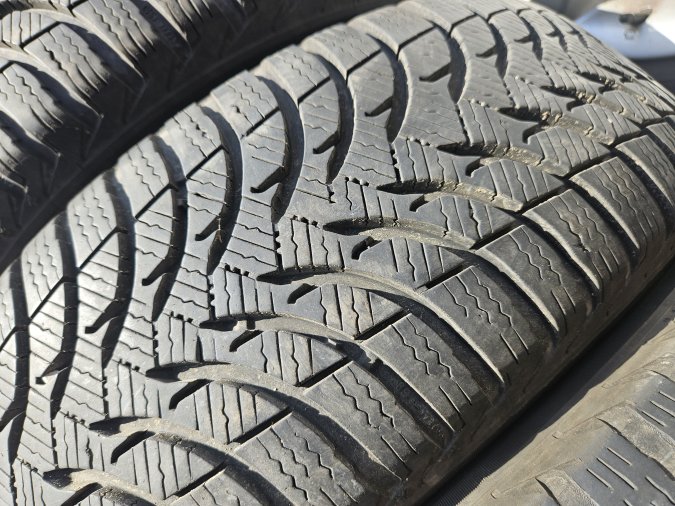 185/60 R15 Michelin