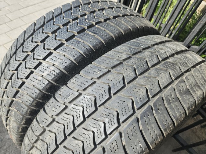 215/65 R16 Semperit