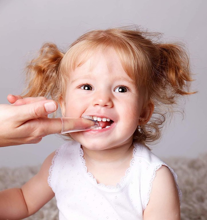Naprstak za čišćenje jezika, desni i zubića kod beba i dece