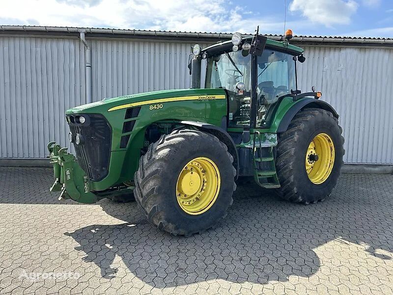 John Deere 8430 traktor točkaš