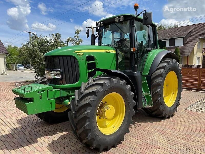 John Deere 7230 traktor točkaš